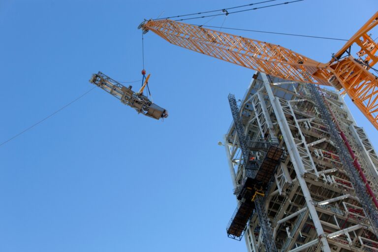 The Essential Guide to Crane Lifting Equipment - Stuck Arch